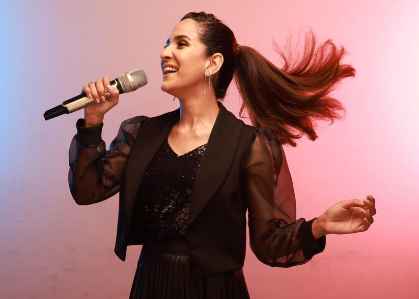 Anoushay Abbasi Debuts as a Singer with Peer Bulavey - Mediaspring PK