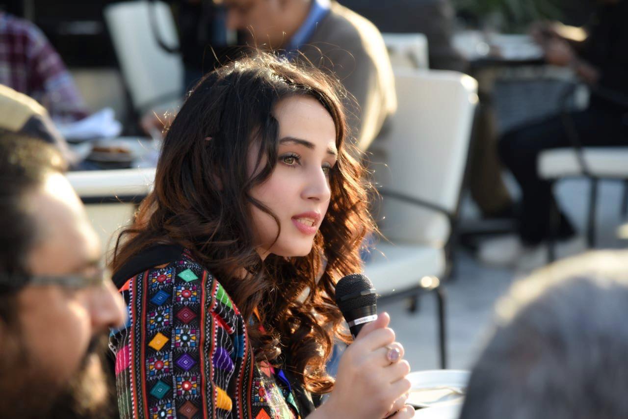 Face of Dunya News Think Tank, Syeda Ayesha Naz confirms her leaving ...