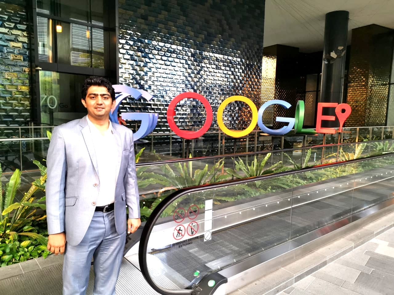 A trailblazer of digital journalism in Pakistan – Meet Zeeshan Aziz ...