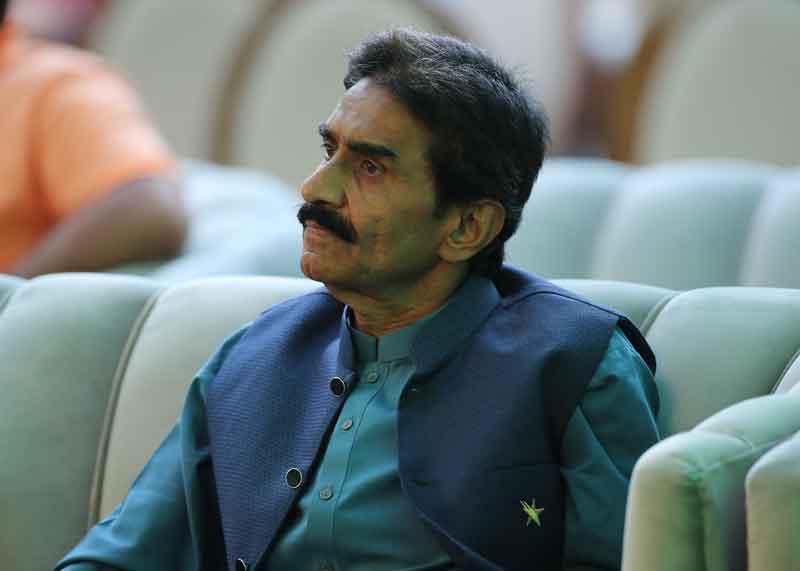 Here's what Javed Miandad says about Naseem's winning two sixes ...